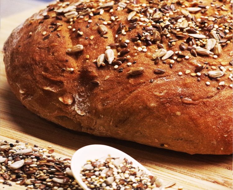 Εύκολη συνταγή για ψωμί ολικής άλεσης – Jonakos – Food & Lifestyle Blog